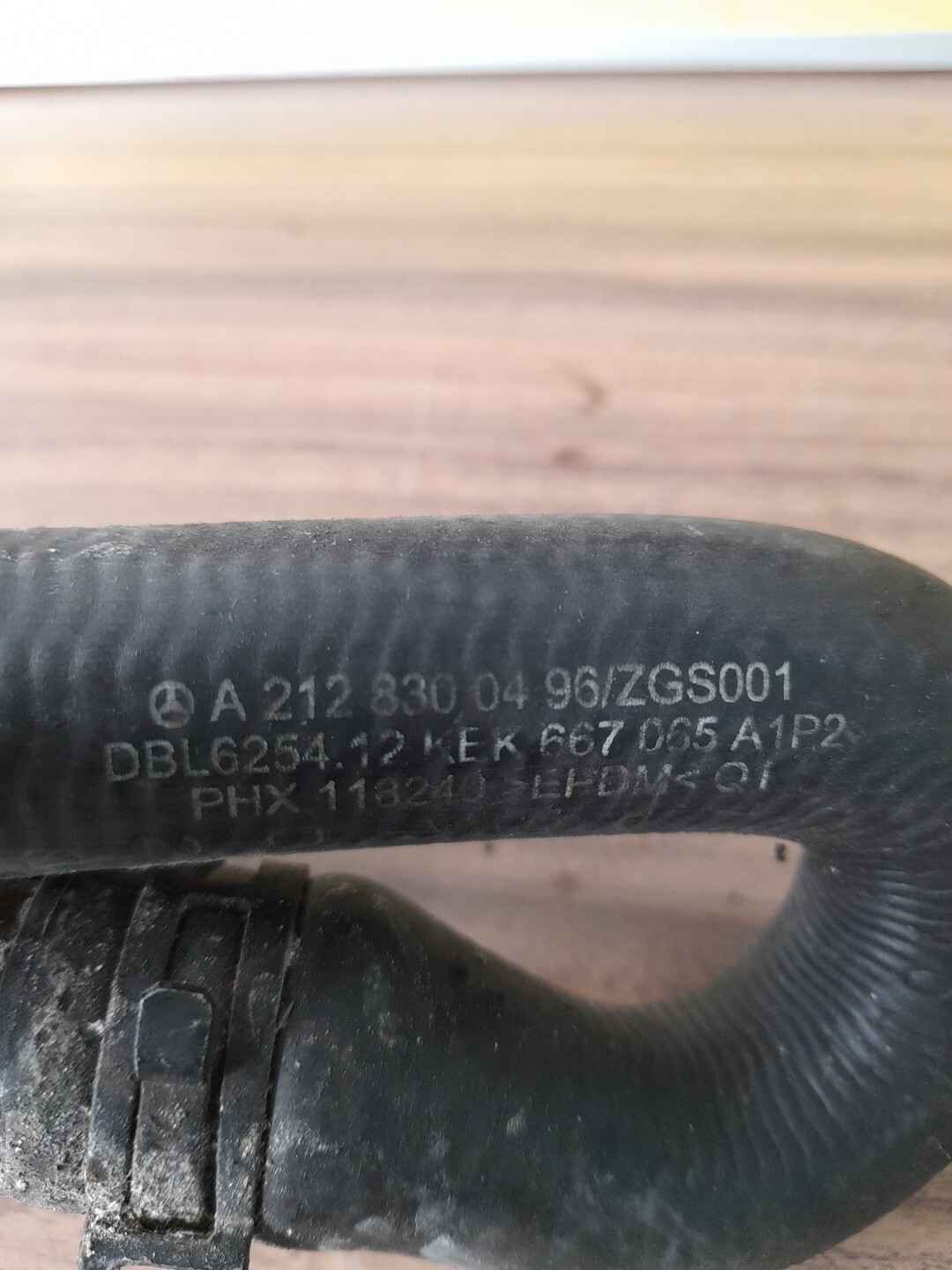 Mercedes-Benz W212 S212 Kühlwasserschlauch Kühlerschlauch A2128300496 ...