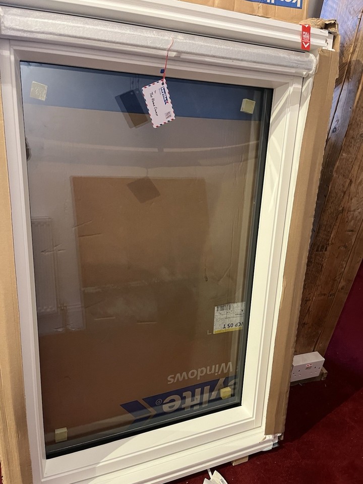 Keylite Roof Window WCP 05T - 780mm X 1180mm Centre Pivot White Painted ...