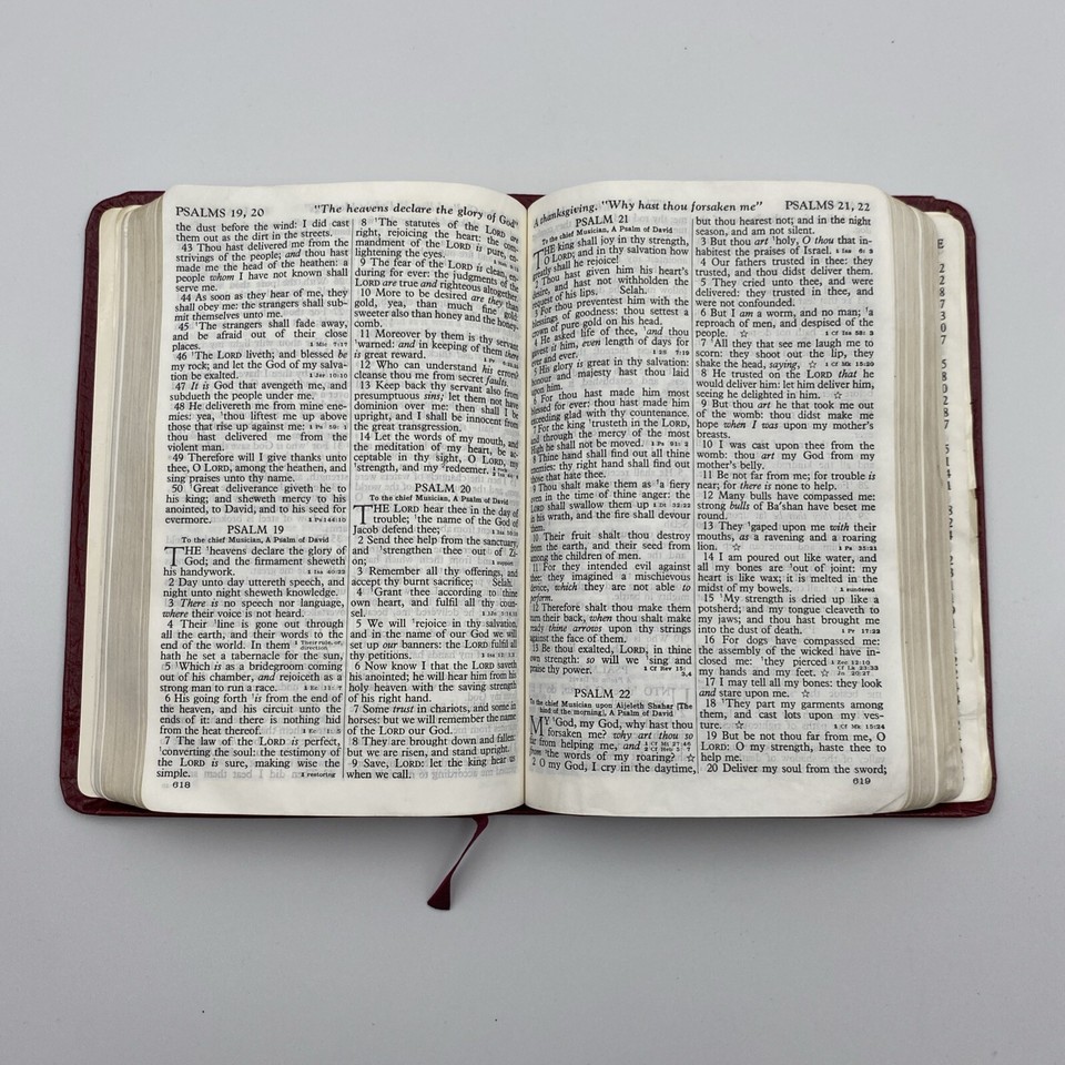 1996 Holy Bible Broadman Holman Compact Large Print KJV Burgundy/Maroon ...
