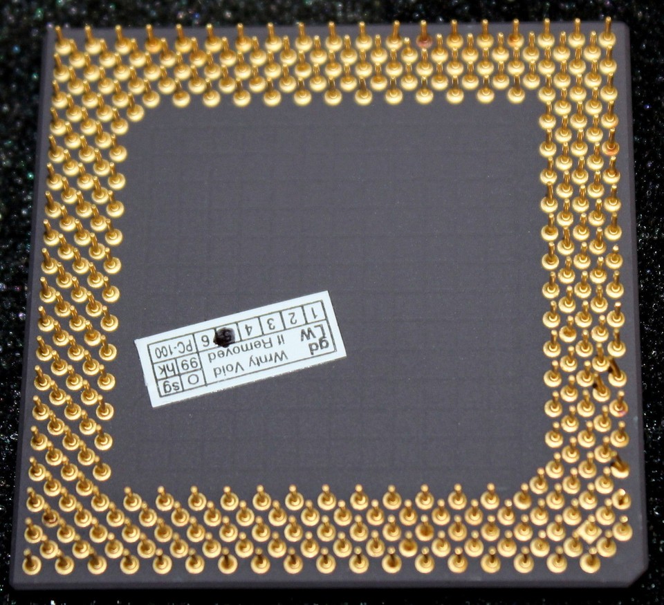 300MHz AMD-K6-2/300AFR-66 2.2V CORE/3.3V I/O A 9852MPM 1998 AMD SOCKET ...