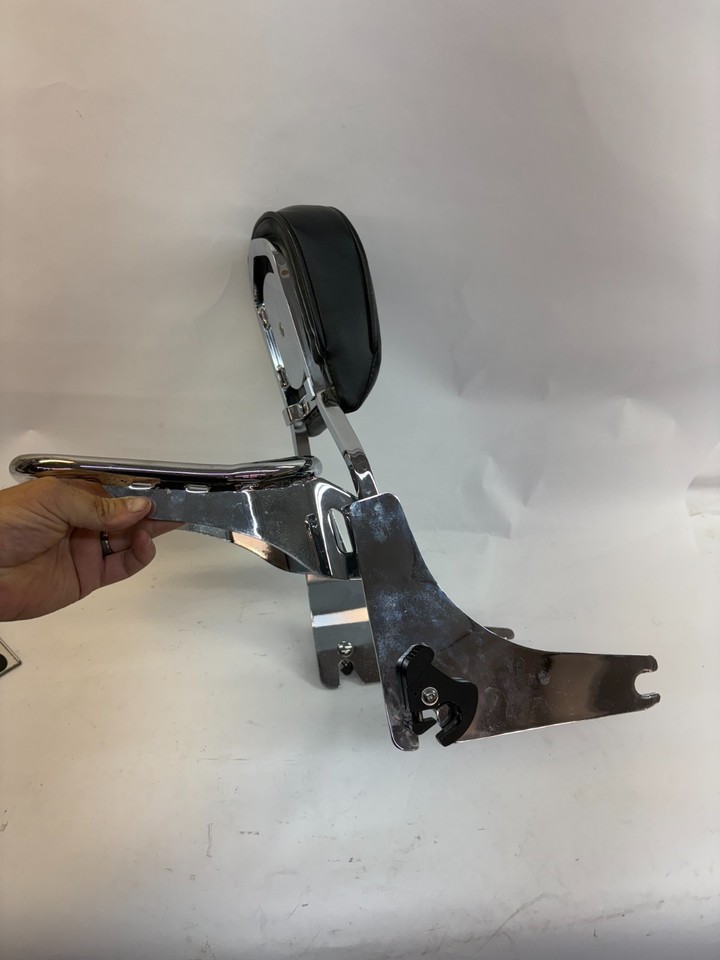 genuine Harley FLD Dyna Switchback 12-16 OEM detachable sissybar ...