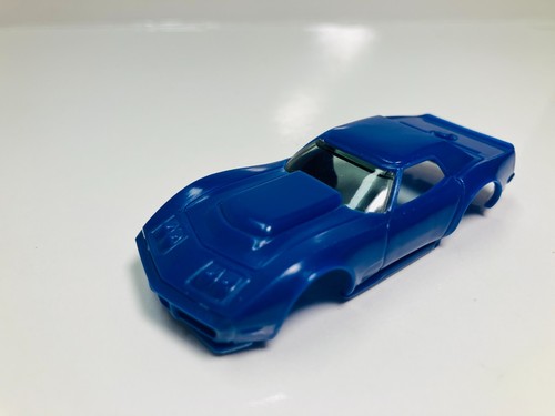 AFX tras CORVETTE Slot Car Body in ~ HTF Solid BLUE ~ use on AURORA ...