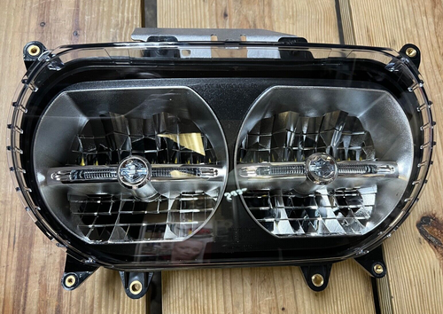 Harley Davidson 2015-2022 Road Glide OEM Headlight 67700199 1/1/22 Mfr ...