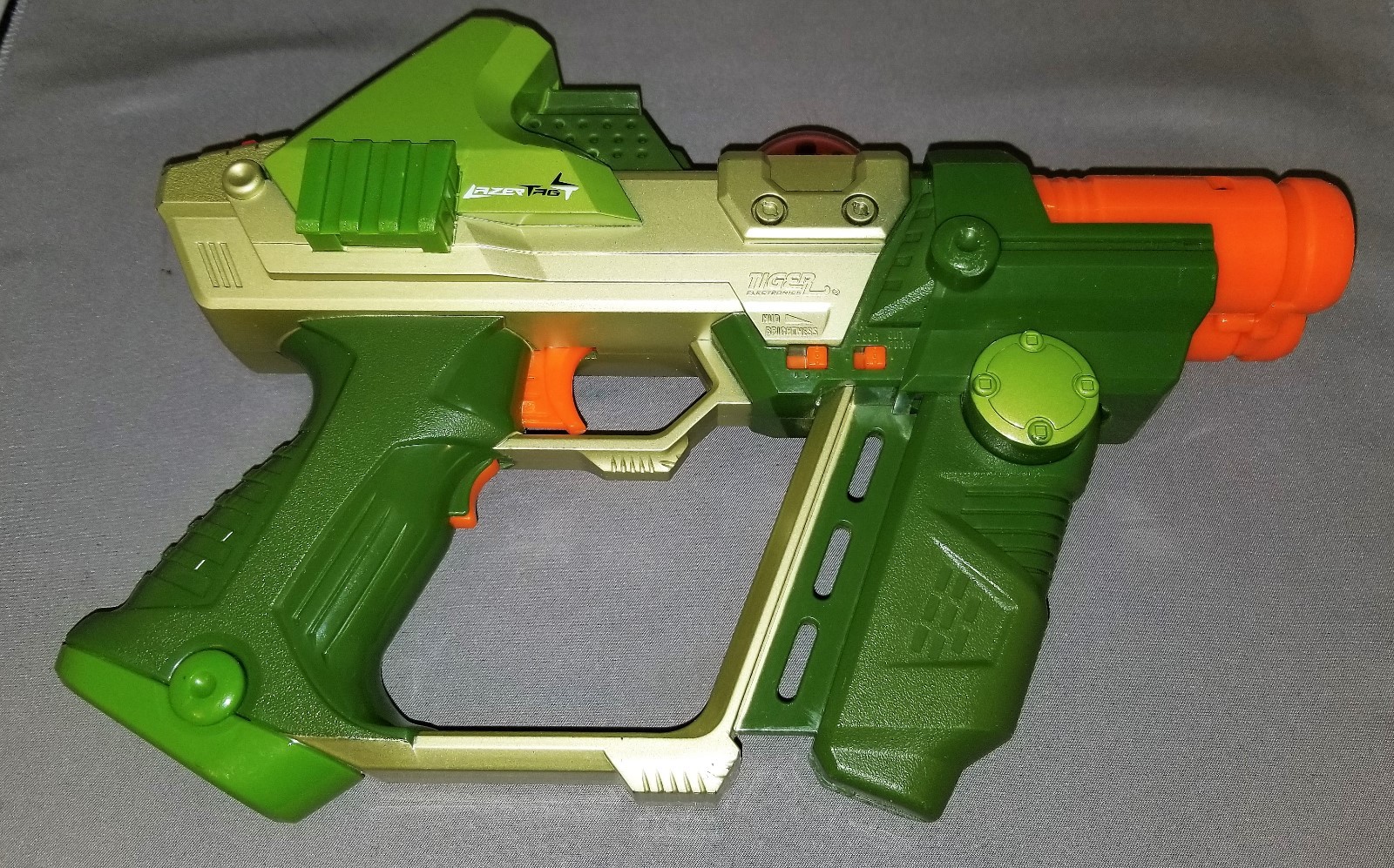 Tiger Electronics Hasbro Lazer Tag TEAM OPS Green Laser Gun | eBay