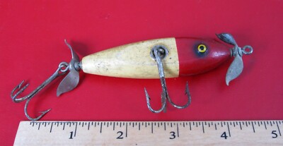 VINTAGE WOUNDED MINNOW RED WHITE SPINNER WOOD FISHING LURE BASS PLUG ...