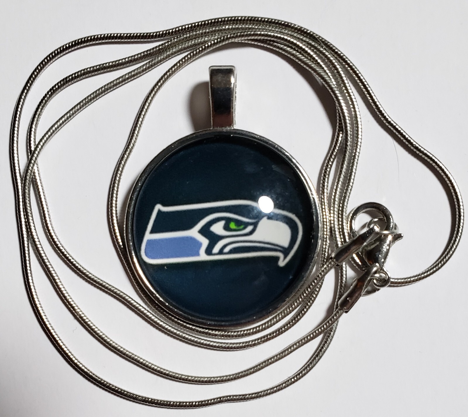 NFL-SEATTLE SEAHAWKS--NEW-1" Diameter LOGO/CHARM and 24" SNAKE CHAIN ...