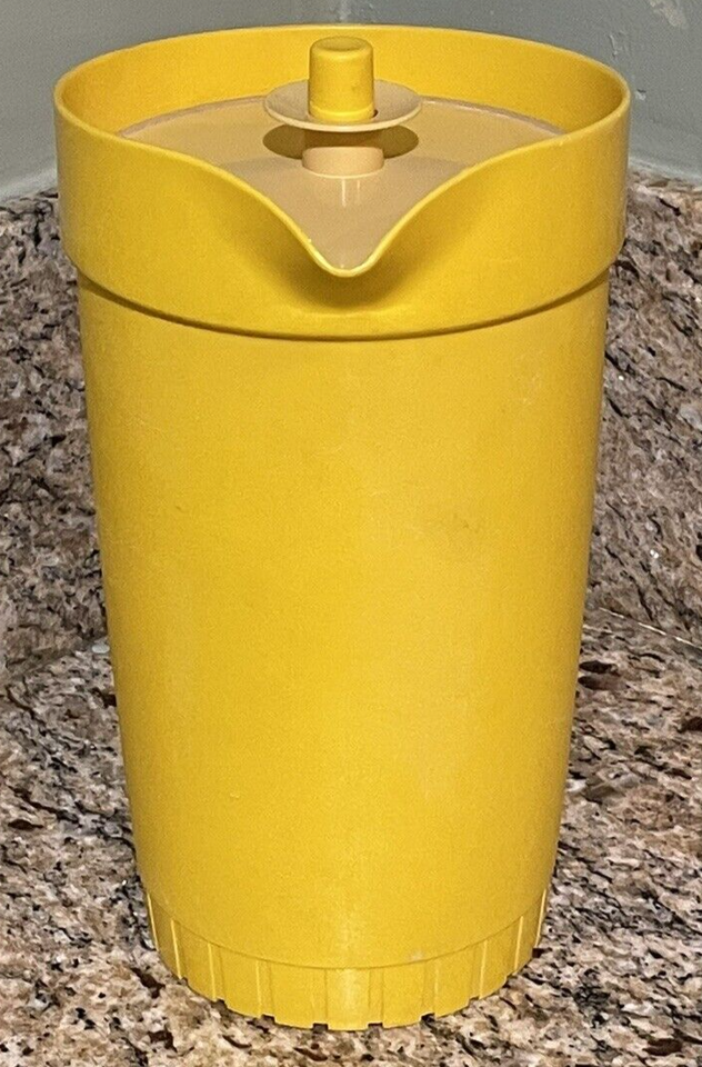 Tupperware 2 Quart Pitcher Yellow With Push Button Lid | eBay