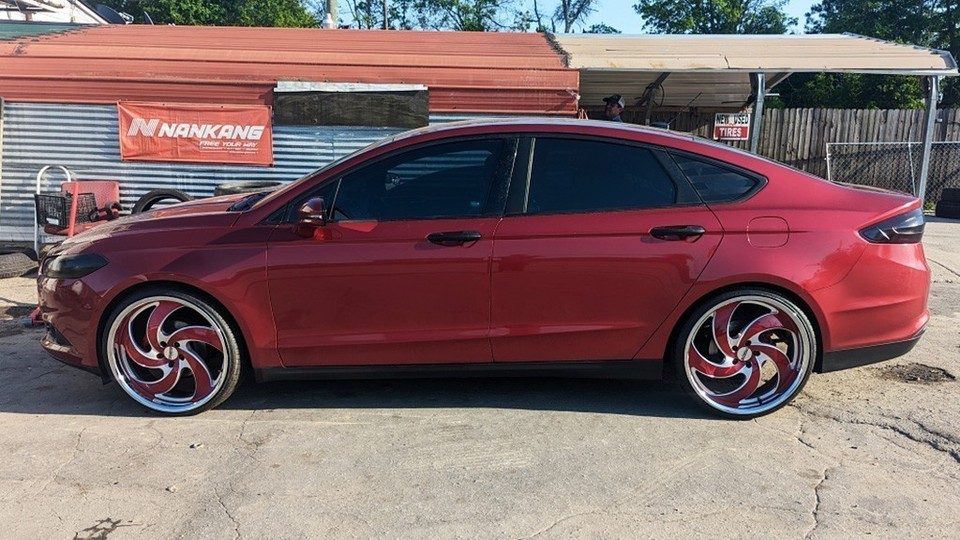F22x9/R22x10"Staggered Strada Wheels Retro 5 Candy Red Milled/SS Lip ...