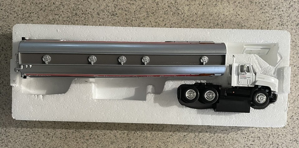 EXXON TOY 2001 TANKER TRUCK 2ND COLLECTOR'S EDITION DIE CAST | eBay