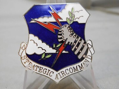 US Strategic Air Command Pin . FLU1321 | eBay
