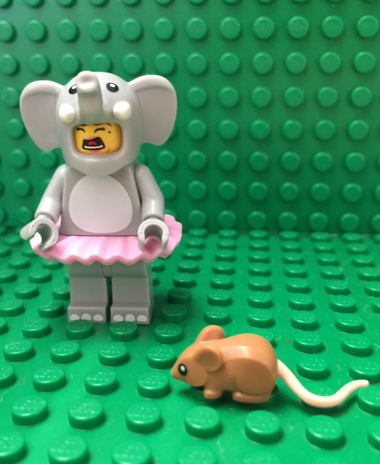 Lego 71021 Series 18 ELEPHANT SUIT GIRL Minifigures City Town NEW ...