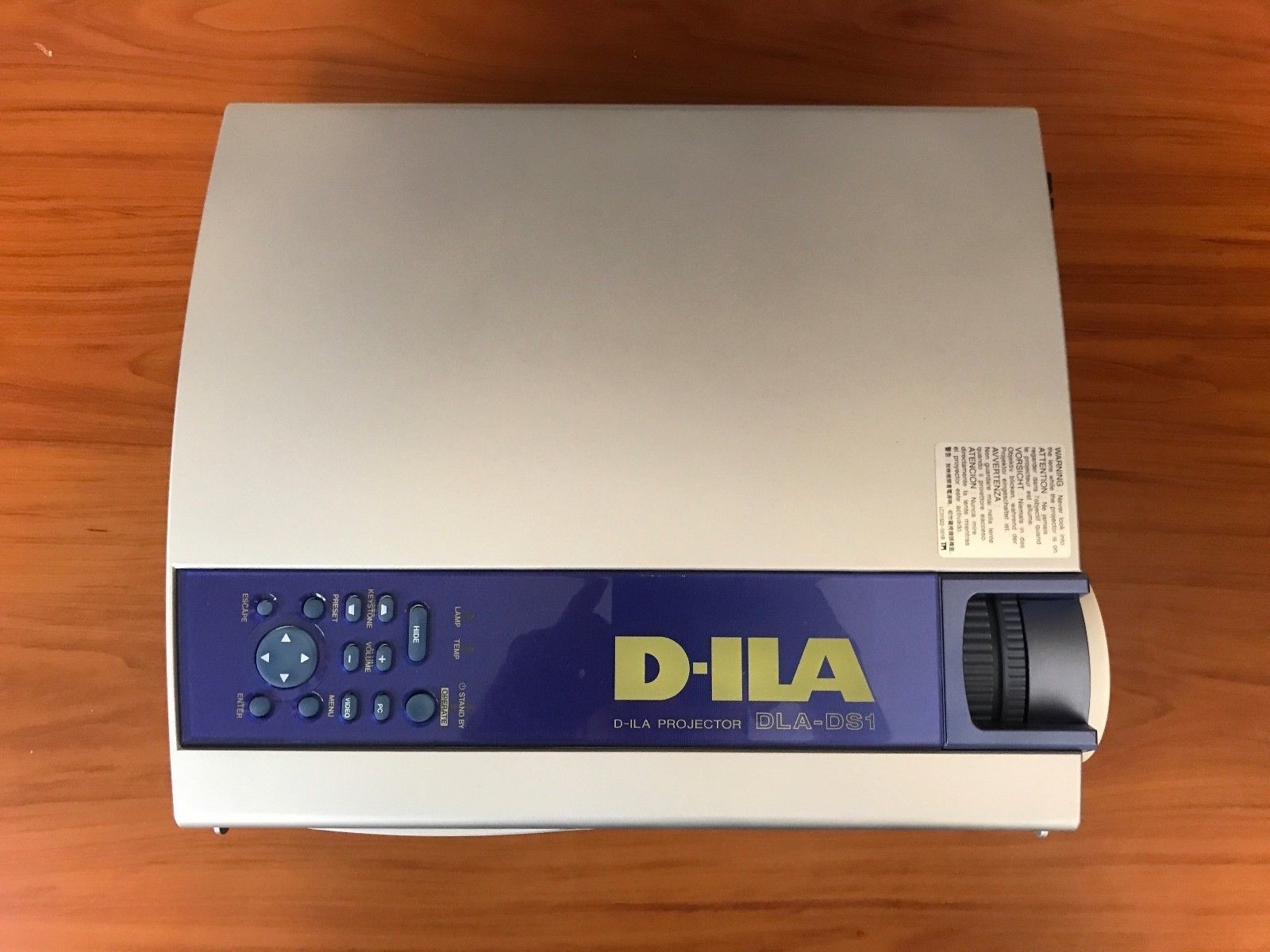 JVC DLA-DS1 SXGA HD High Definition 720P 16:9 Widescreen Projector | eBay