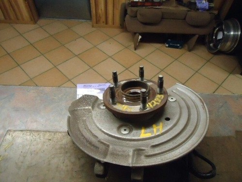 2002-2005 Ford Thunderbird Lincoln LS Rear Left Side Knuckle/Stub Axle ...