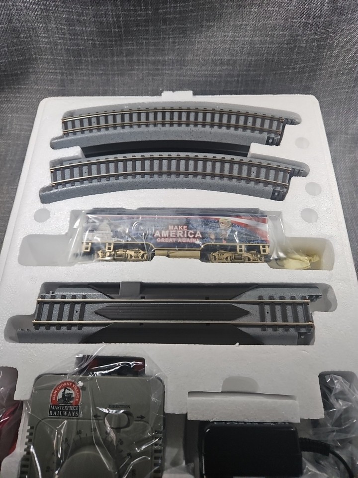 🌟President Trump Express HO Train Set Hawthorne Village Bradford ...