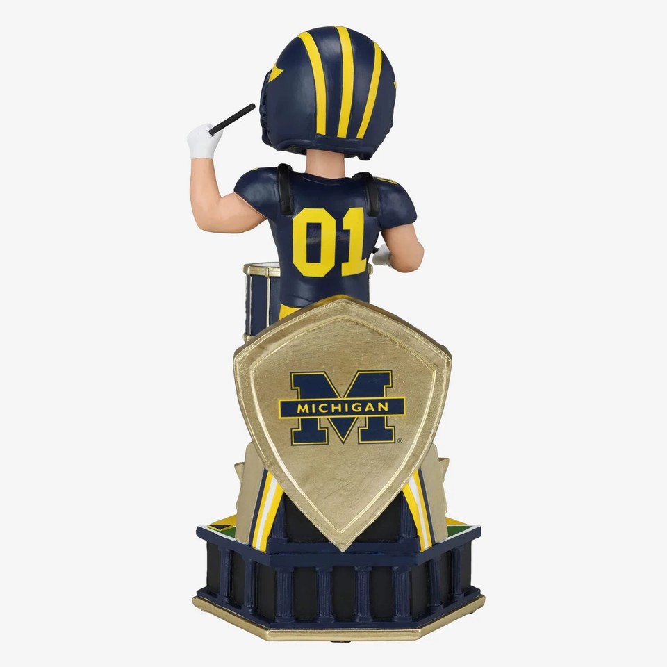 MICHIGAN WOLVERINES Marching Band HAIL to the VICTORS Fight Song ...