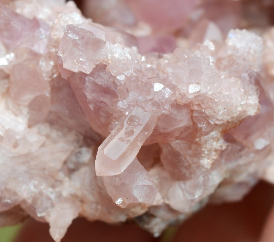 Rose Amethyst - 127 grams - Colli Curá Mine, Peheunches, Neuquen ...