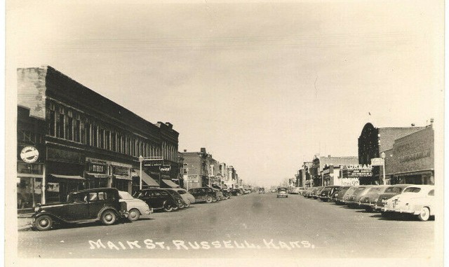 VINTAGE 1943 RUSSELL,KANSAS POSTCARD! MAIN STREET! DOWNTOWN! PHOTO ...