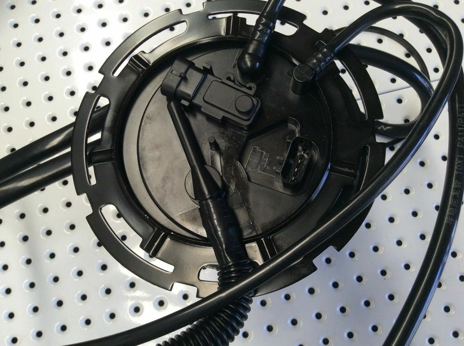 GENUINE QUALITY FUEL PUMP ASSEMBLY SAAB 9-3 12805467, 22666246, 2266247 ...