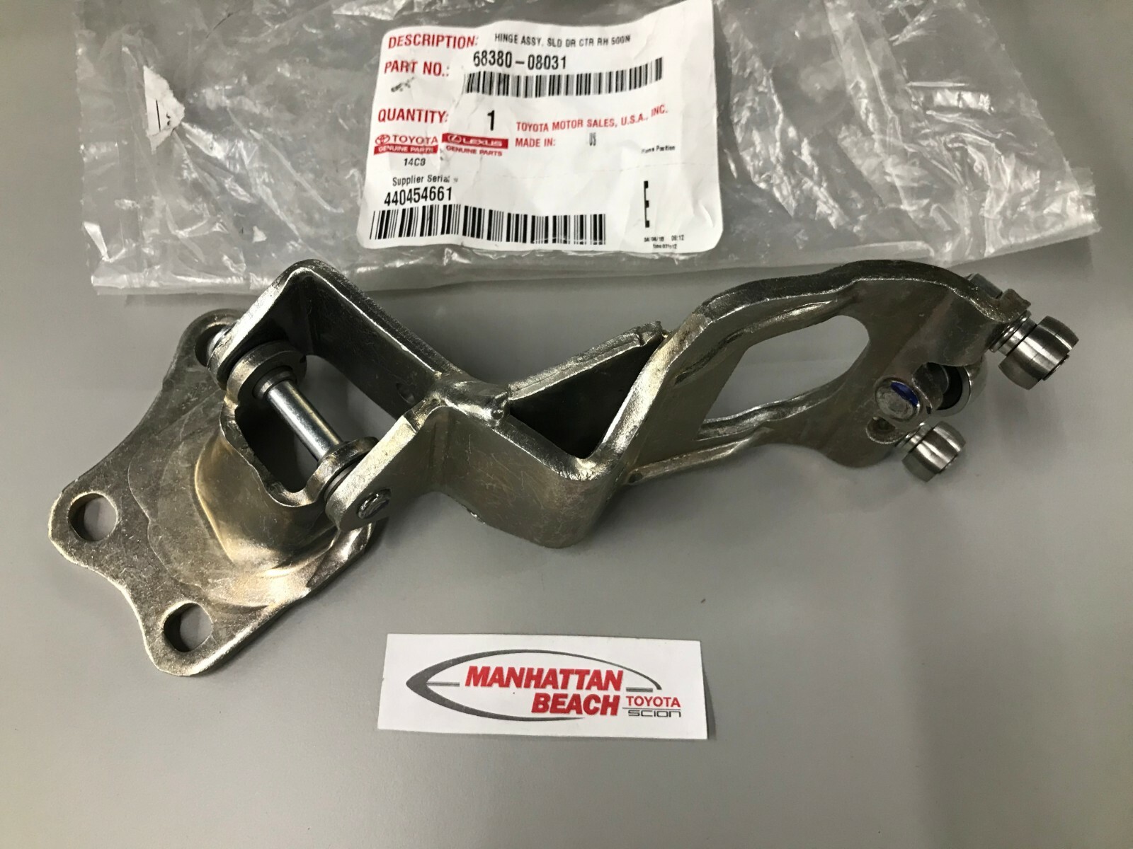 04-10 SIENNA RIGHT SIDE SLIDING DOOR HINGE RIGHT CENTER 68380-08031 ...