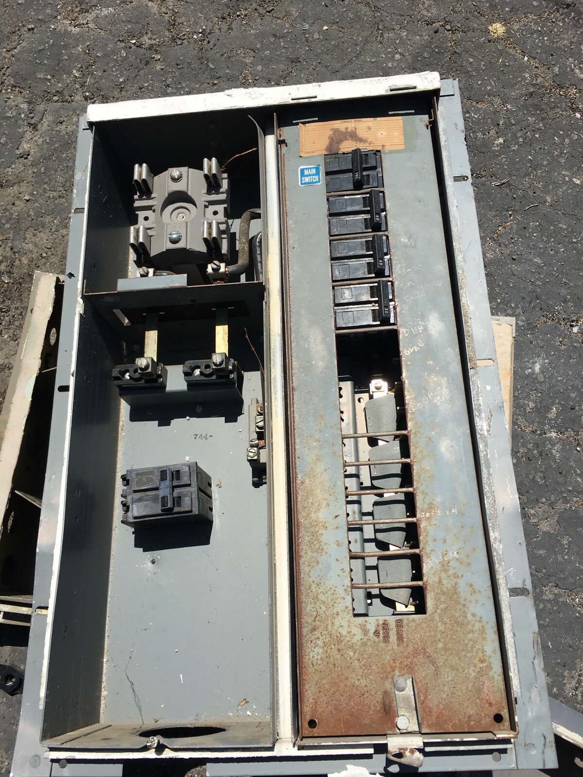 GENERAL ELECTRIC DEAD FRONT COVER 125A 120/240V 1 PH 16 SPC TYPE THQL ...