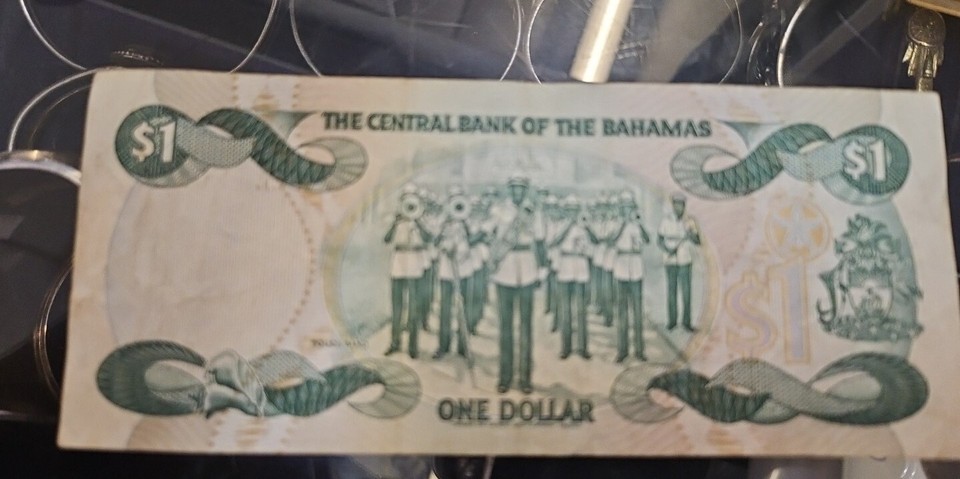 2002 Series The Central Bank of the Bahamas One Dollar Bank Note ...