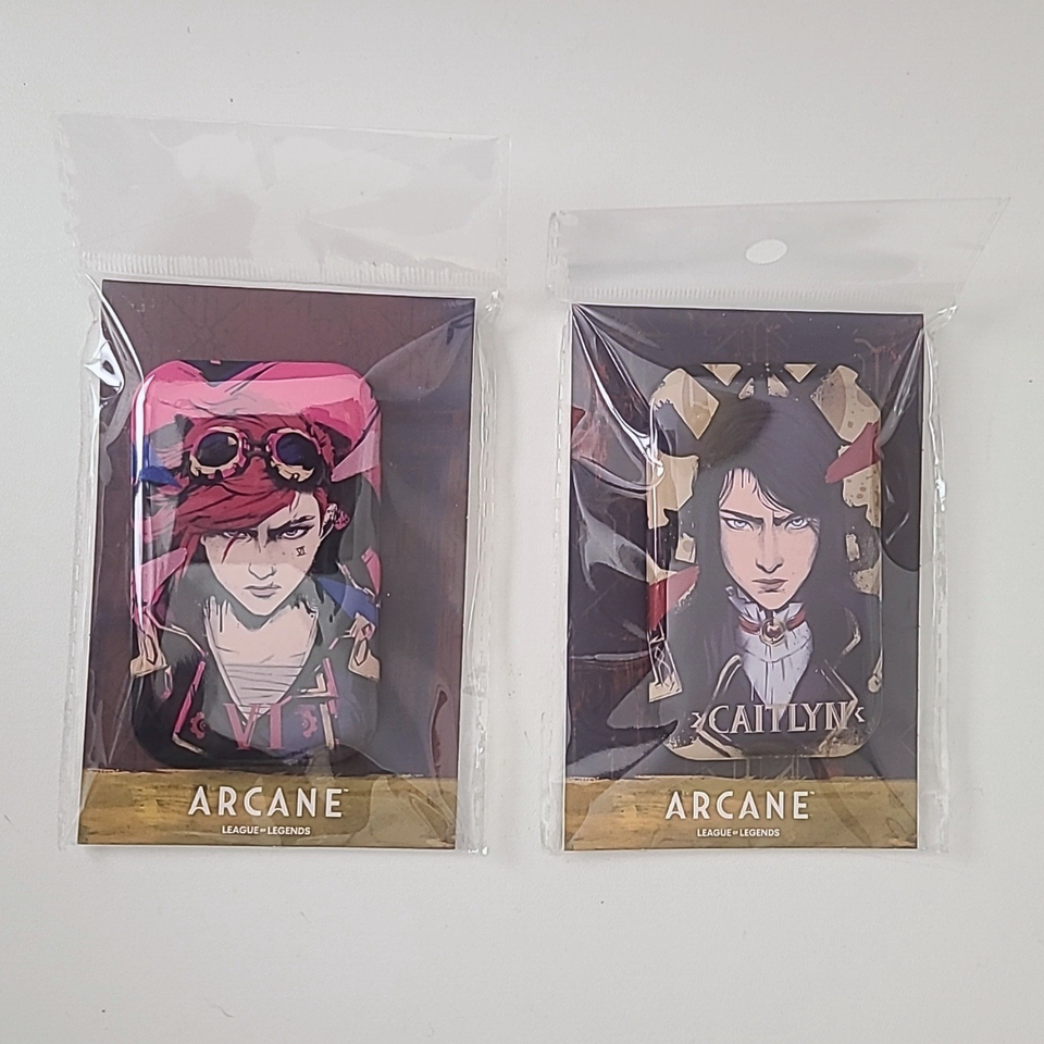 ARCANE League of Legends Vi & Caitlyn Flash Can Badge Bundle Official ...