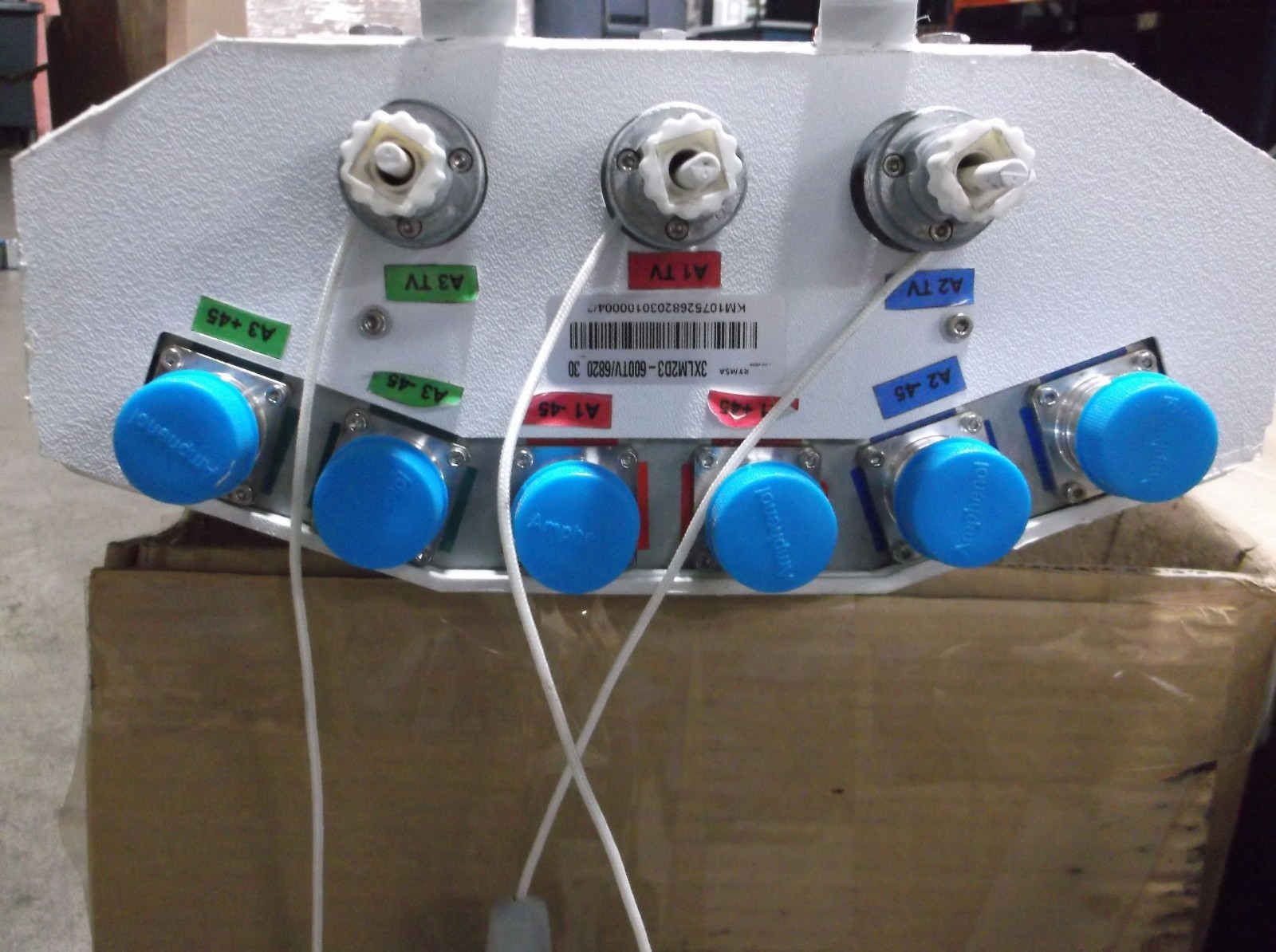 KAVVERI 3XLM2D3-600TV RYMSA MULTI BAND PANEL ANTENNA (TRIPLE) 30 DAY ...