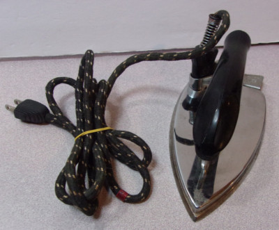 Vintage Folding Travel Iron Durabilt Model No. 102 Winsted CT / Works ...