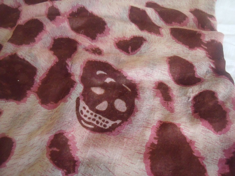 Light floaty printed shawl scarf large 70 x 40" approx very good ...