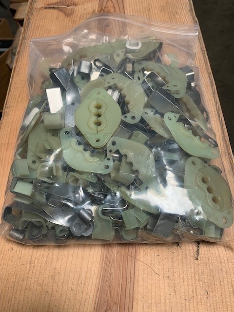 PIPER BENDIX MAGNETO HARNESS MISC GROMMETS & CLAMPS LOT | eBay