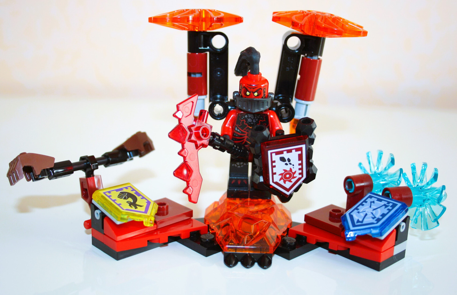 Lego Nexo Knights 70338 - L'ultime Général Magmar - Ultimate General ...