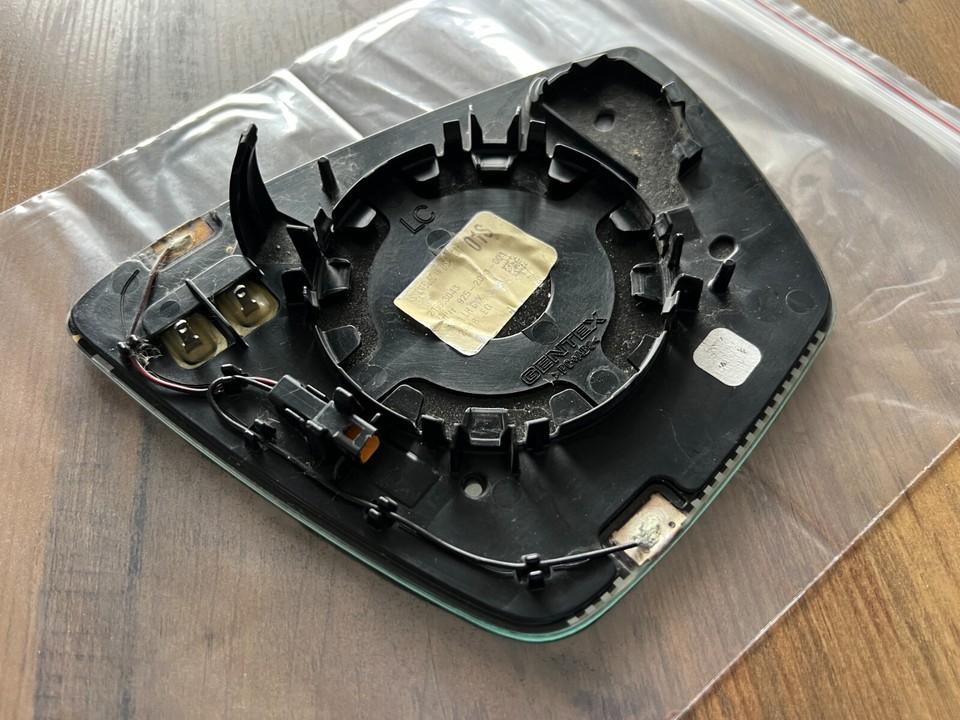 Skoda Kodiaq GENUINE Left Mirror glass with Heating Dimming 565857521B ...