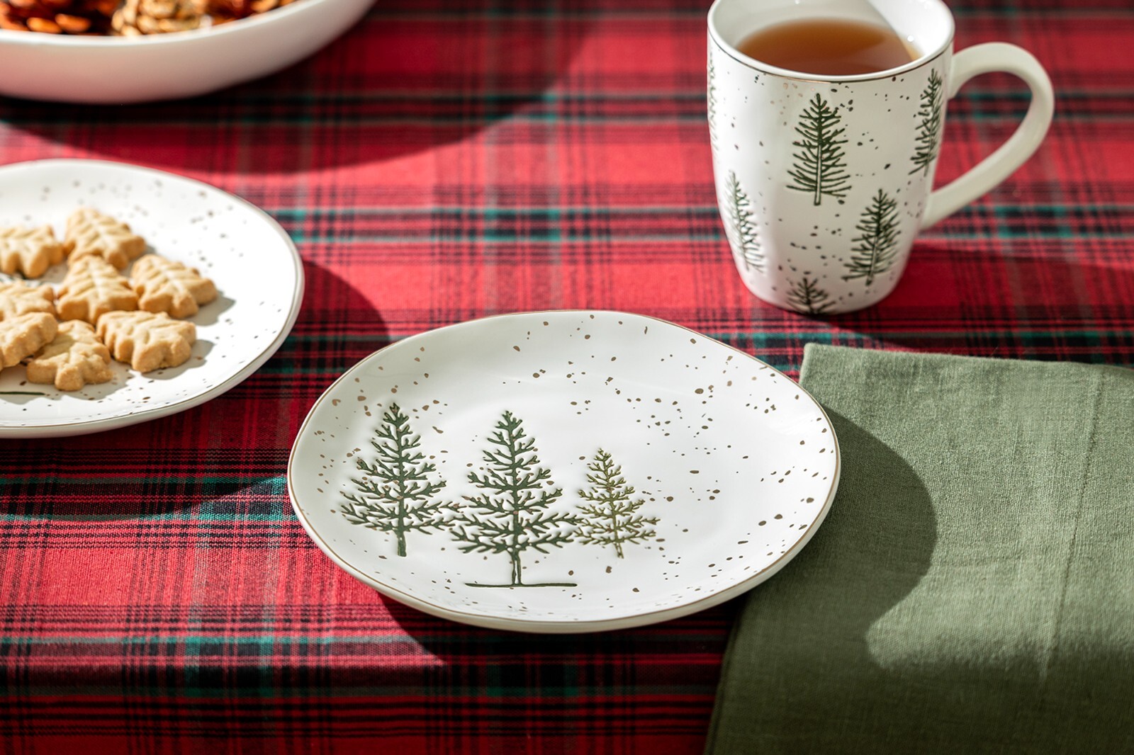 Grace Teaware Winter Pine Trees Organic Shape 7.5" Dessert Plates Set ...
