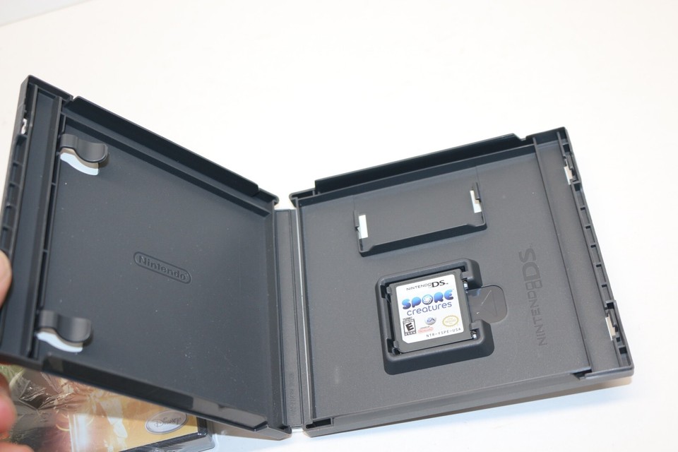 lot of (8) Nintendo DS video games cartridges w/2 cases Mario ...