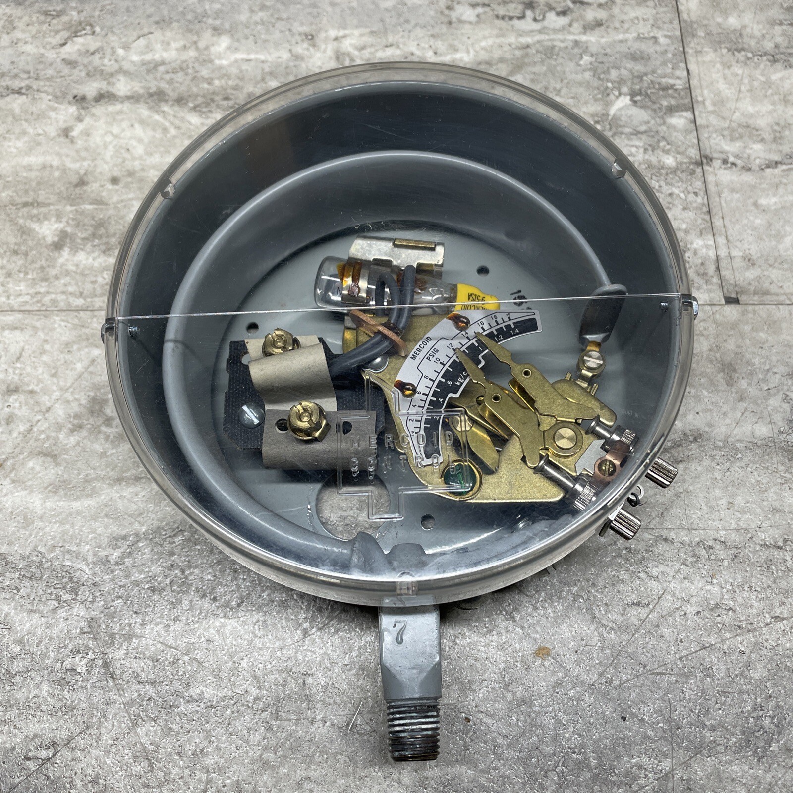 Dwyer DA-31-2-3A Mercoid Pressure Switch, 1/8-20 PSIG, 120/240VAC/VDC ...