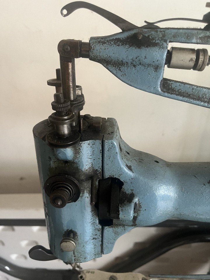Singer Leather patcher / cobbler sewing machine 29K boot & shoe patcher ...