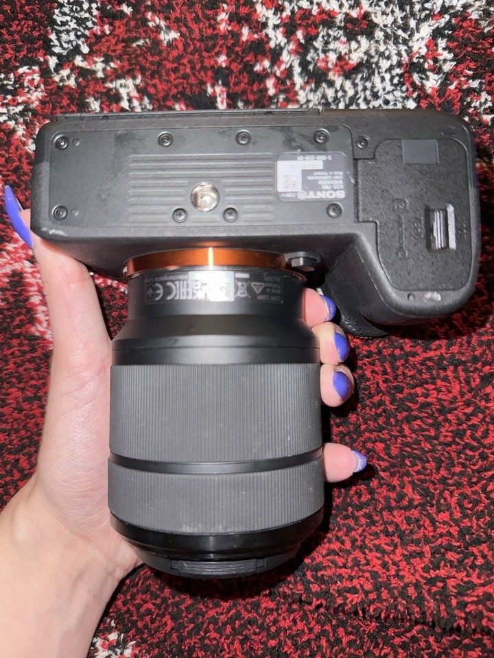 Sony Alpha a7 Ill Mirrorless Camera with FE 28-70 mm F3.5-5.6 OSS lens ...