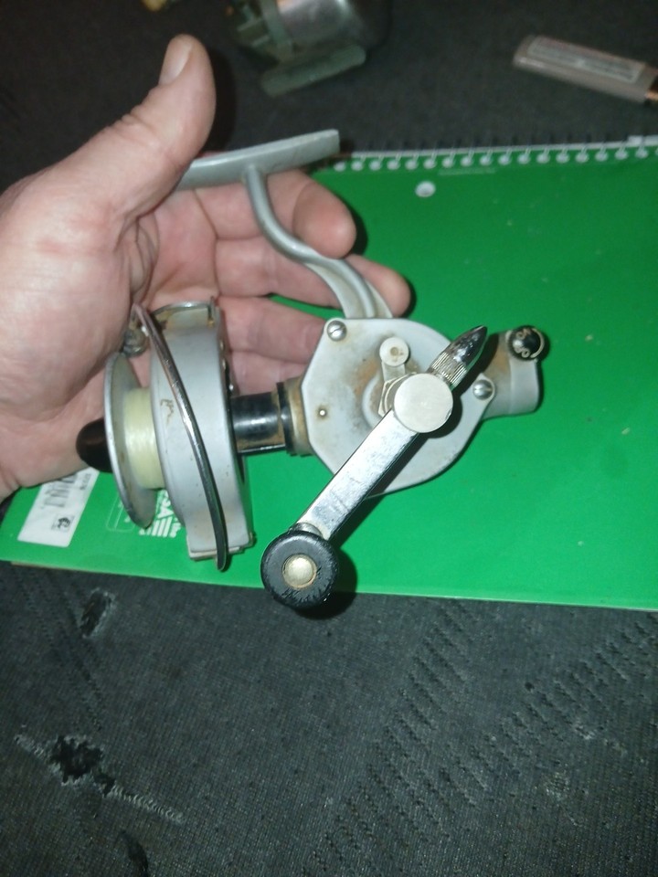 Nice Vintage PFLUEGER PELICAN MODEL 1020 GREAT COLLECTABLE FISHING REEL ...