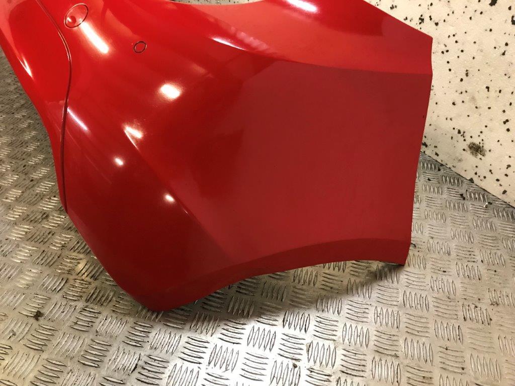 10-17-vauxhall-meriva-b-rear-bumper-red-paint-code-79u-z547-scratched