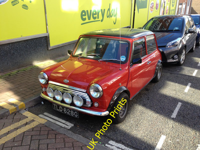 Photo 12x8 Classic 1969 Morris Mini Cooper S, Station Road, Maidstone ...