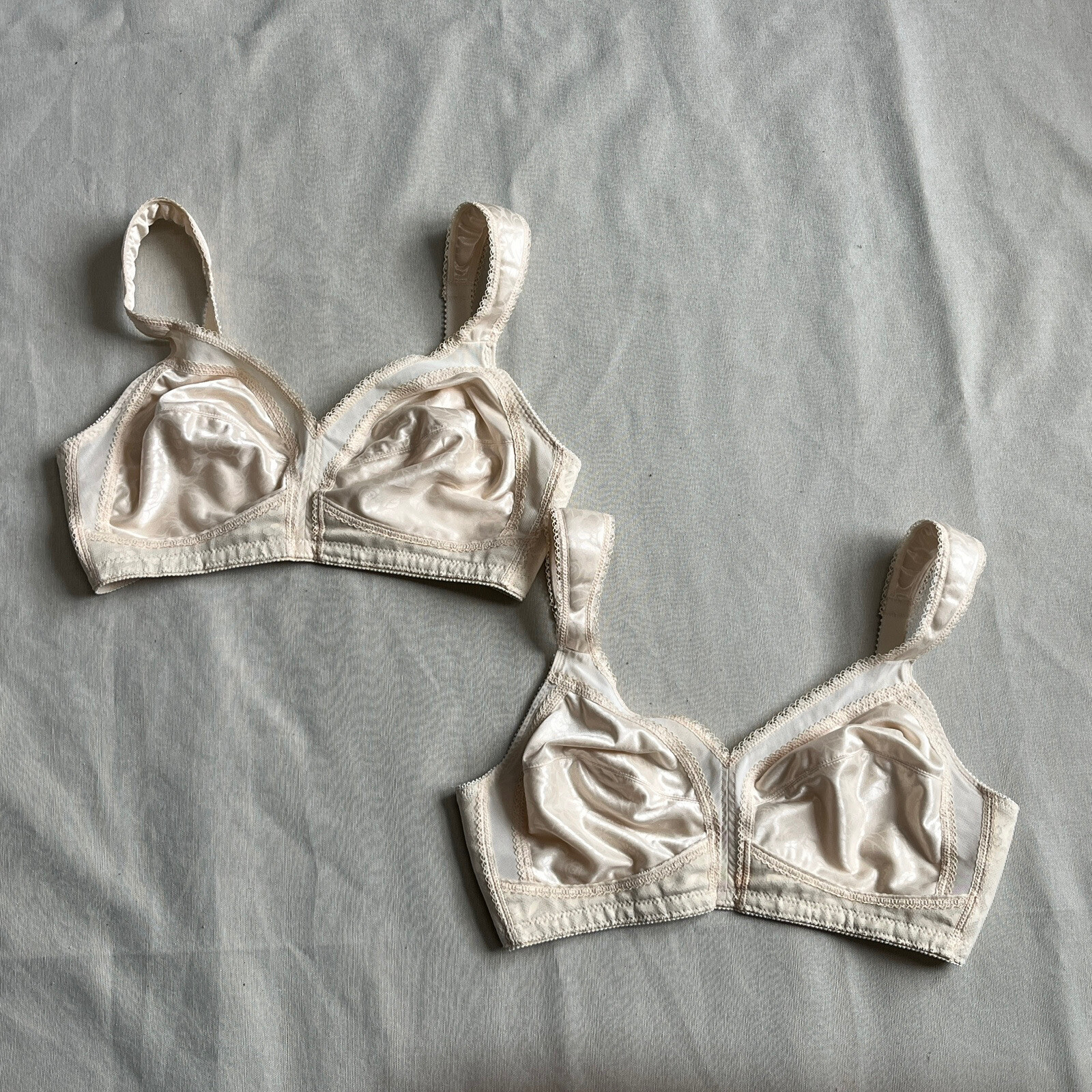 Playtex 18-Hour Original Comfort Strap Wire free 2 pc… - Gem