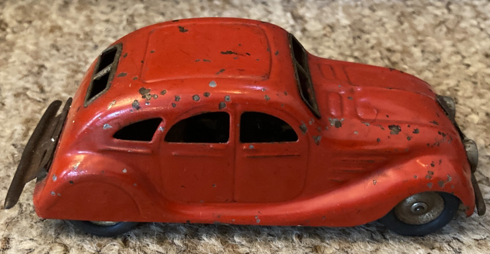 A fair working 1940s tinplate clockwork Triang Minic Chrysler ...
