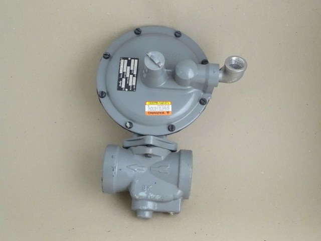 Itron B34SR Gas Regulator Valve NPT Thrd out Press 14iwc Orifice 5/8" X ...