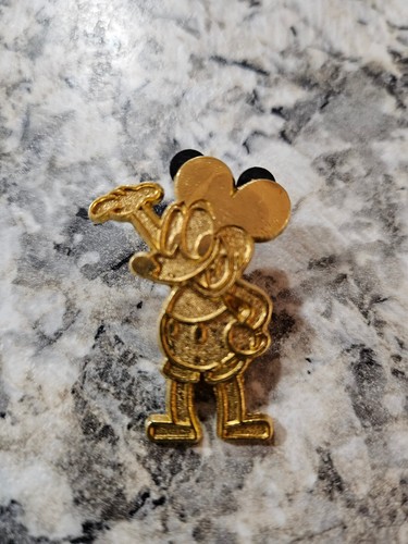Disney Shanghai Disney Resort Gold Tone Mickey Mouse Welcome Pin ...
