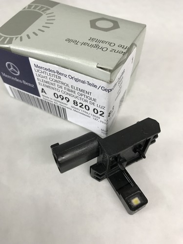 NEW Genuine Mercedes-Benz RH Keyless Go Exterior Door Handle Light ...