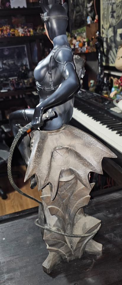 Sideshow Collectibles Catwoman Premium Format Figure Collector Edition ...