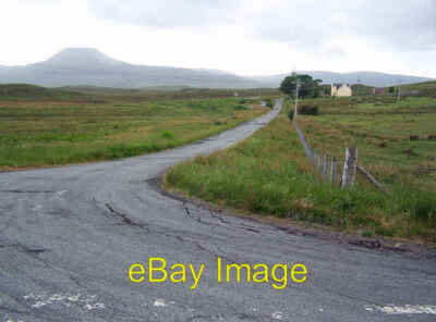 Photo 6x4 A wee road Heribost This short road forms one side of a triangl c2008 | eBay UK
