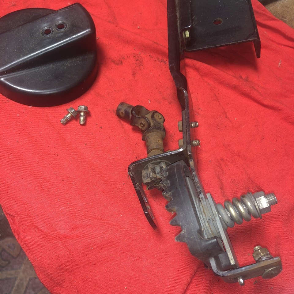 Ariens Discharge Chute Crank. 824 Snowblower 8524 | eBay