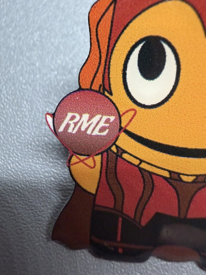 Amazon Peccy Pin Pinback Scarlet Witch RME BFL1 Exclusive Big Workwear ...