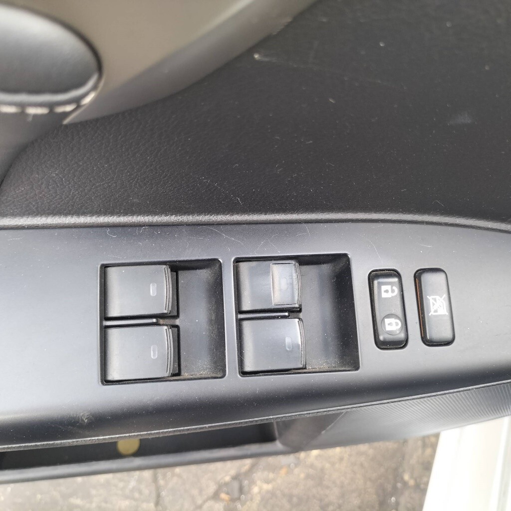 6810176010 FRONT RIGHT DOOR WINDOW GLASS / 17379830 FOR LEXUS CT 1.8 ...